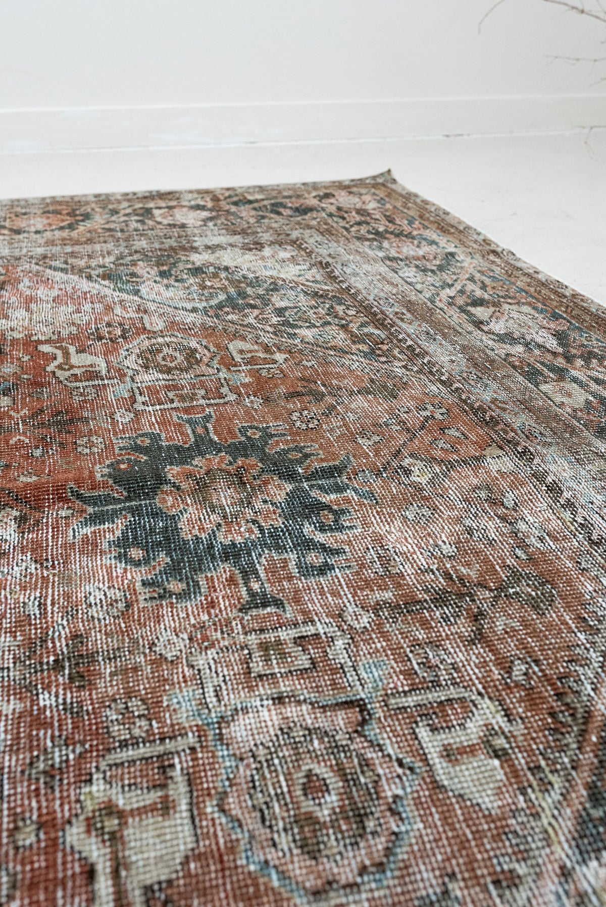 7'7 x 10'9 | Vintage Mahal | Designers V-2547 – Curio Rugs